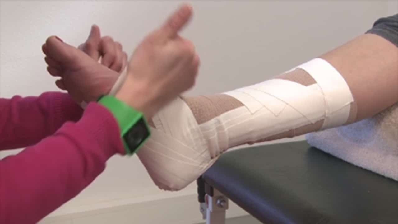 Instructiefilm Enkel: tapebandage